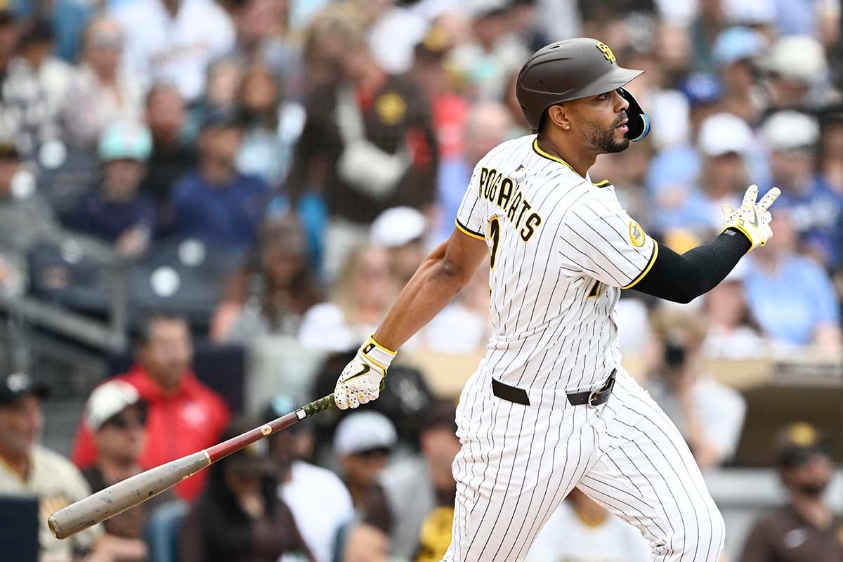 【MLB】パドレスの“ドジャース追撃”に暗雲……正遊撃手ボガーツ、痛恨の左足骨折で離脱 10年連続2桁アーチ好守の32歳（SPREAD）｜d ...